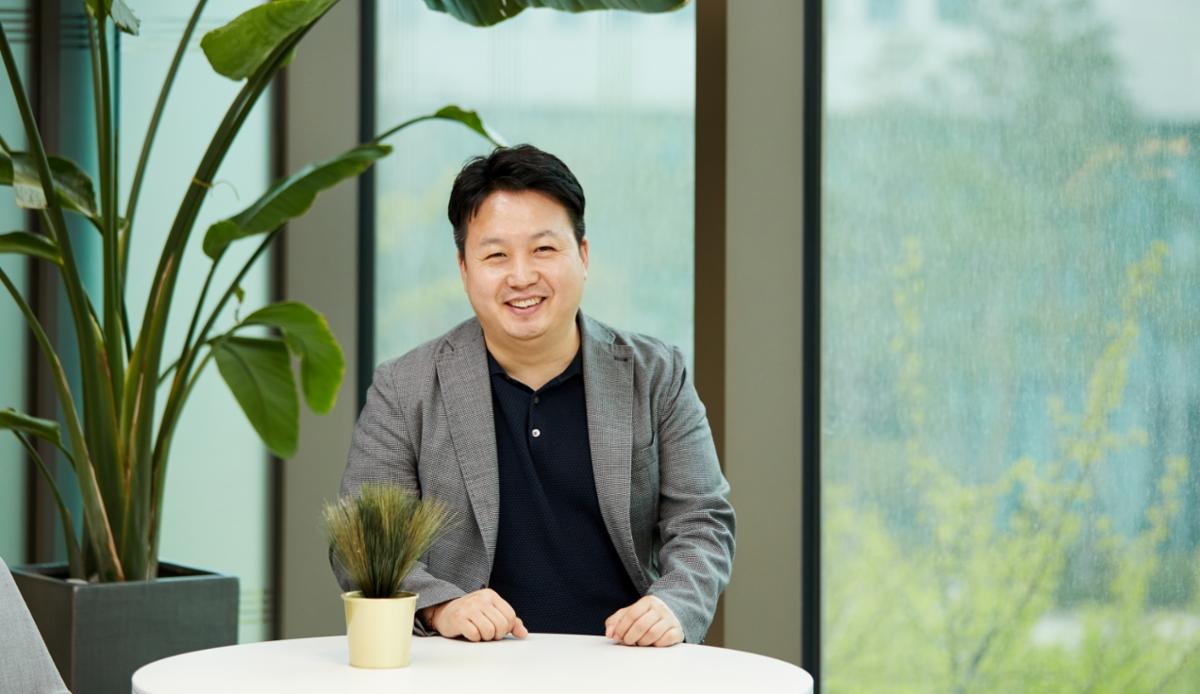 Researcher Jun Chang-wook’s Life of Learning, Sharing, and Growing - LG ...